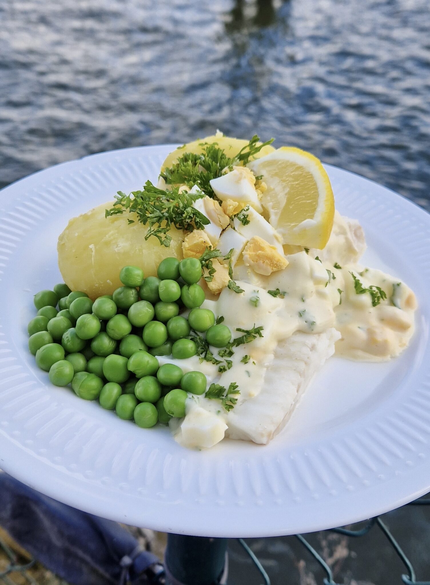 Pocherad torsk med äggsås - Fiskhuset i Göteborg